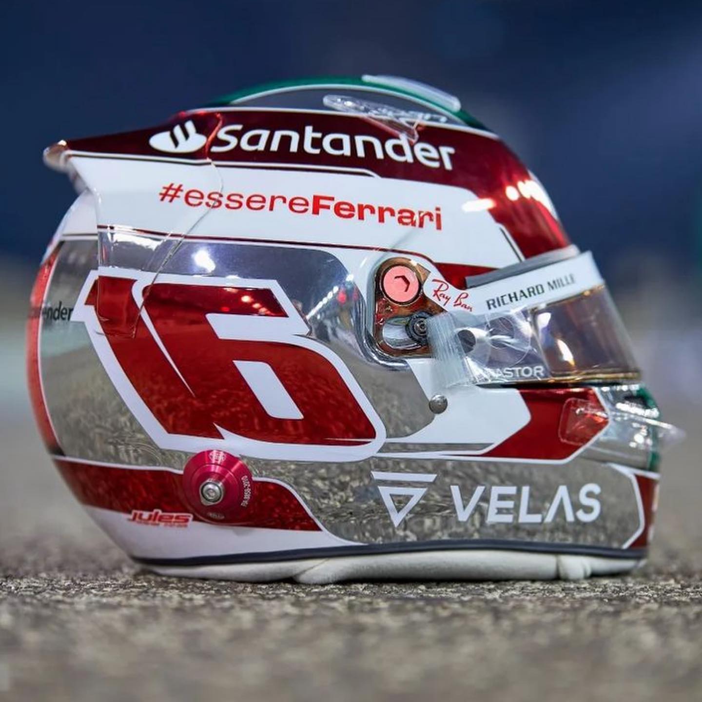 Peinture personnalisée sur casques F1, auto, karting, moto...